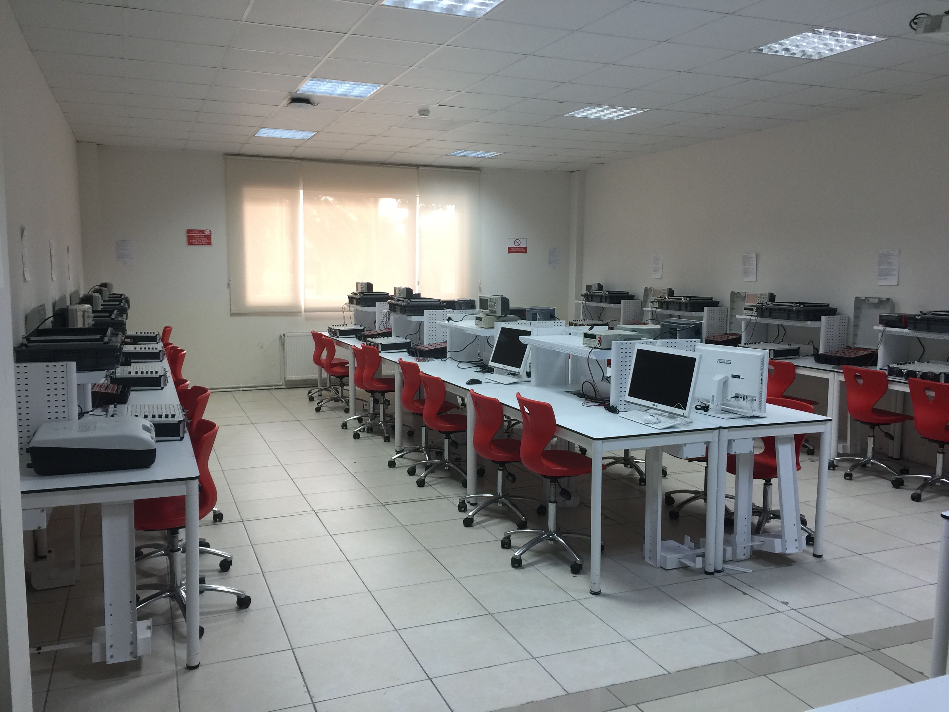 Electronics & Microprocessors Lab - Faculty of Engineering and ...