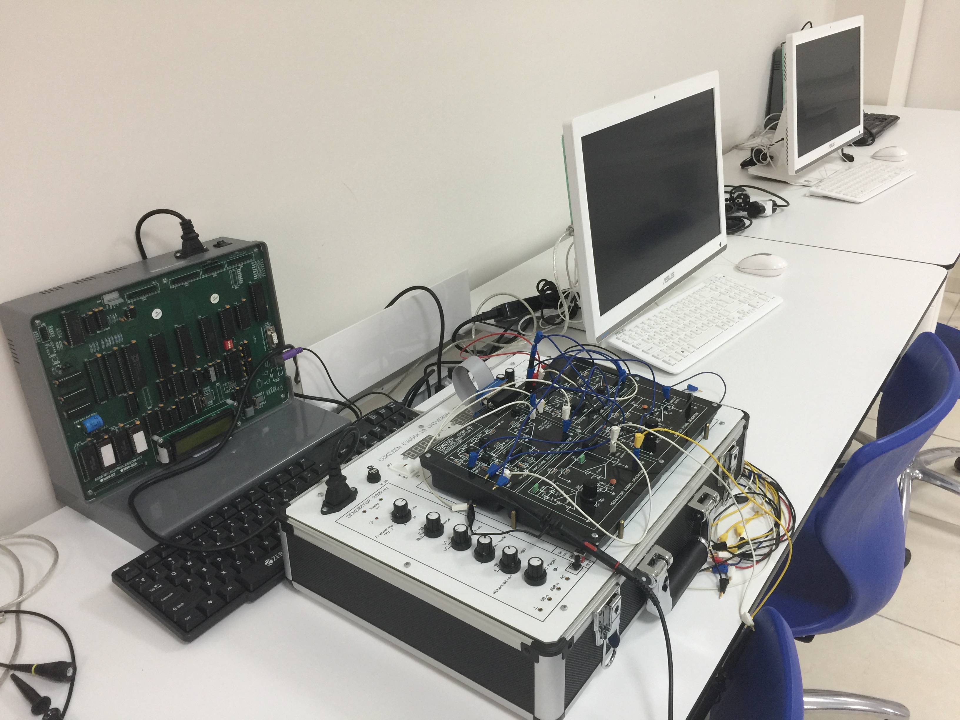 Communication and Microprocessors Laboratory - Faculty of Engineering and Architecture ...